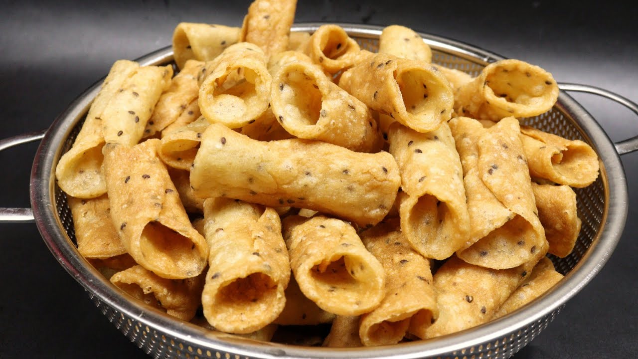 ഓണം സ്പെഷ്യൽ കുഴലപ്പം 👌😋/ Soft & Crispy Kuzhalappam - YouTube