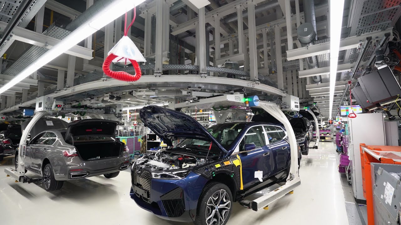 BMW iX - The Production Line in Dingolfing, Germany - YouTube
