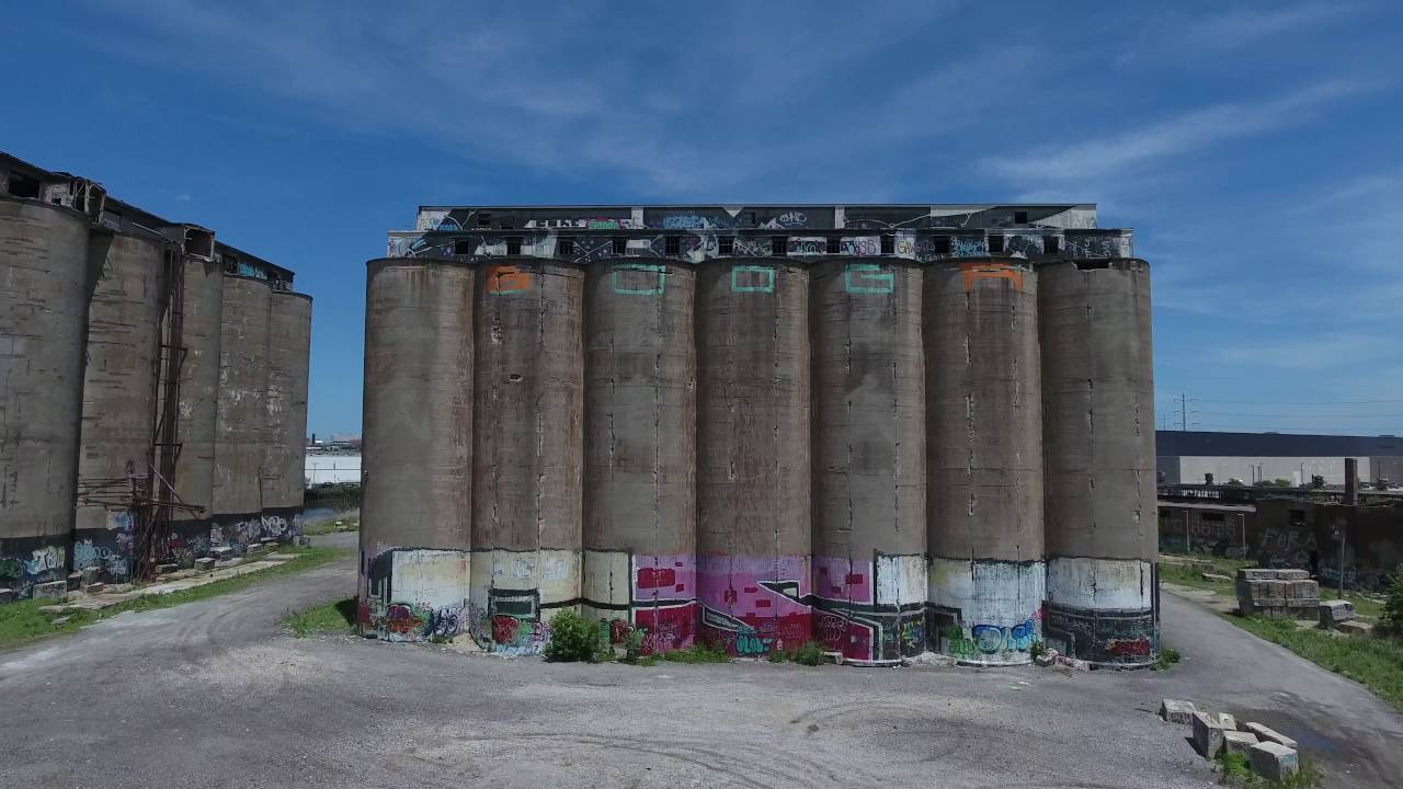 (4K) Damen Silos, Chicago - YouTube