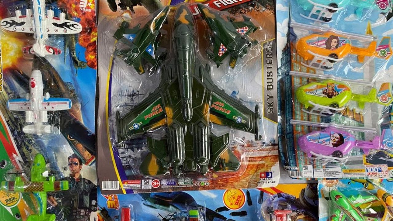 Mainan Anak Cihuy Unboxing Helicopter Pesawat Sukhoi Terbang Garuda ...