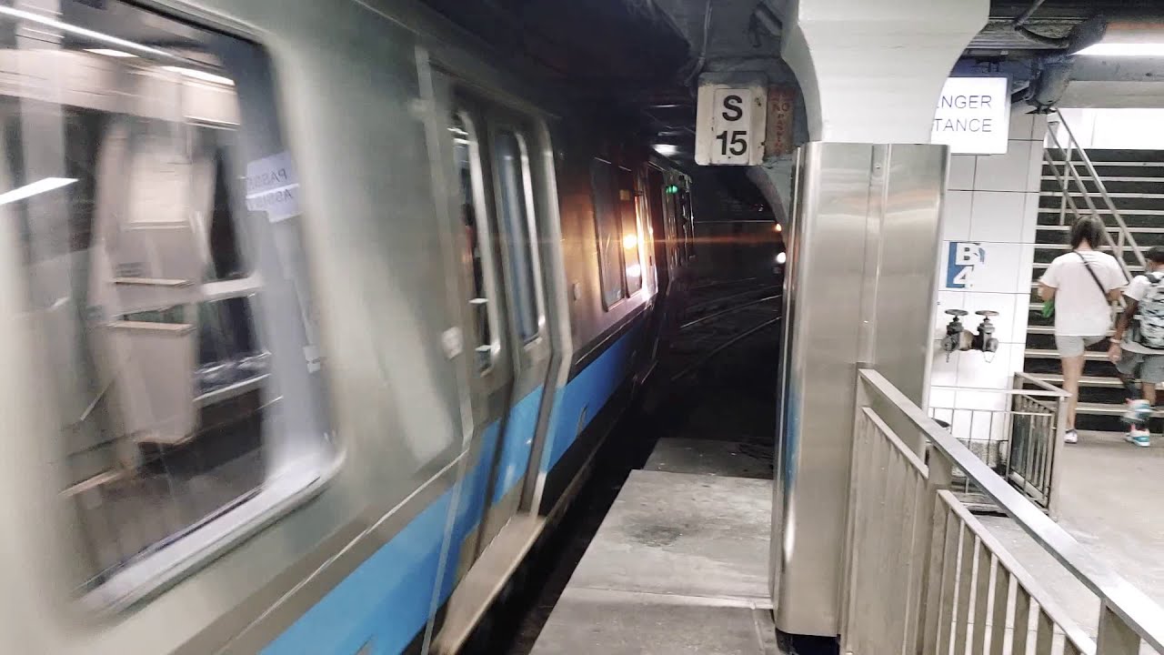 BOSTON MBTA (T) BLUE LINE OBSERVATION @ STATE ST. STATION - YouTube