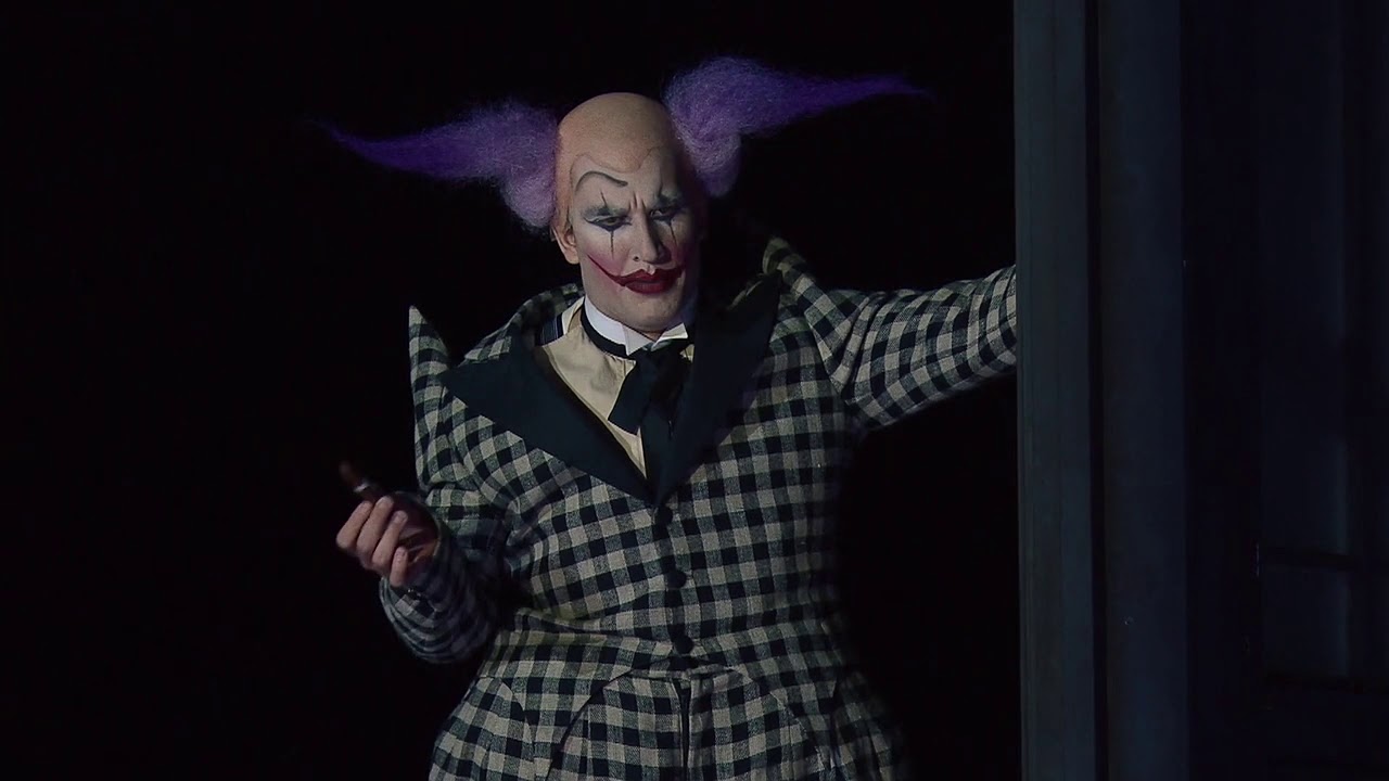 Tareq Nazmi Sprecherszene - YouTube