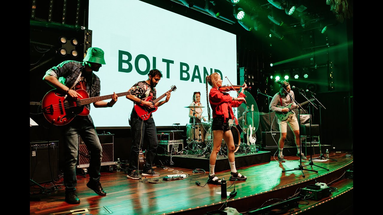 Plug in Baby - Muse violin cover - YouTube