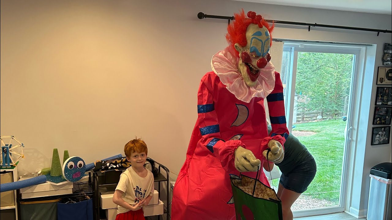 Slim - Spirit Halloween Animatronic Demo!!! - Killer Klowns From Outer ...