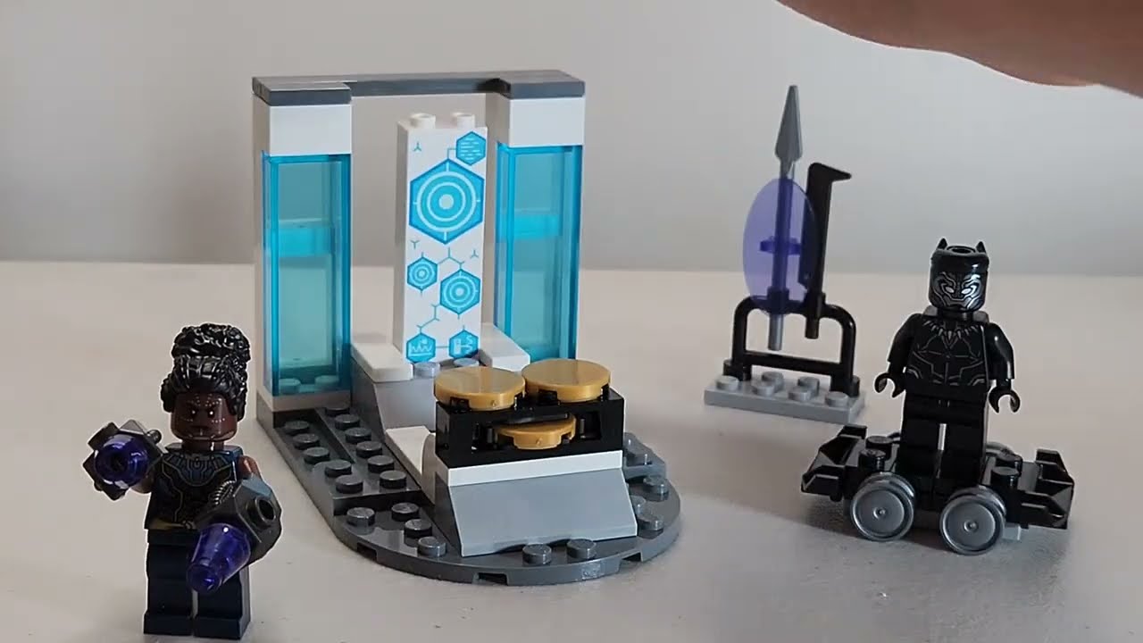 Lego Marvel Black Panther: Shuri Lab 76212 set review - YouTube