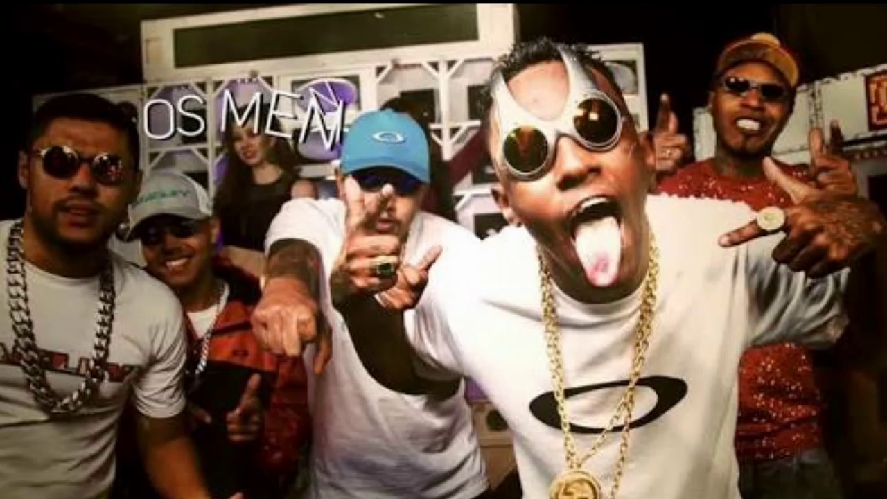 MC Dede - Trajadão de oakley (Lyric Video) DJ R7 - YouTube