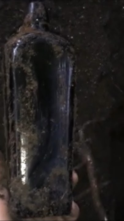 dutch gin found bottle digging falkirk Scotland - YouTube