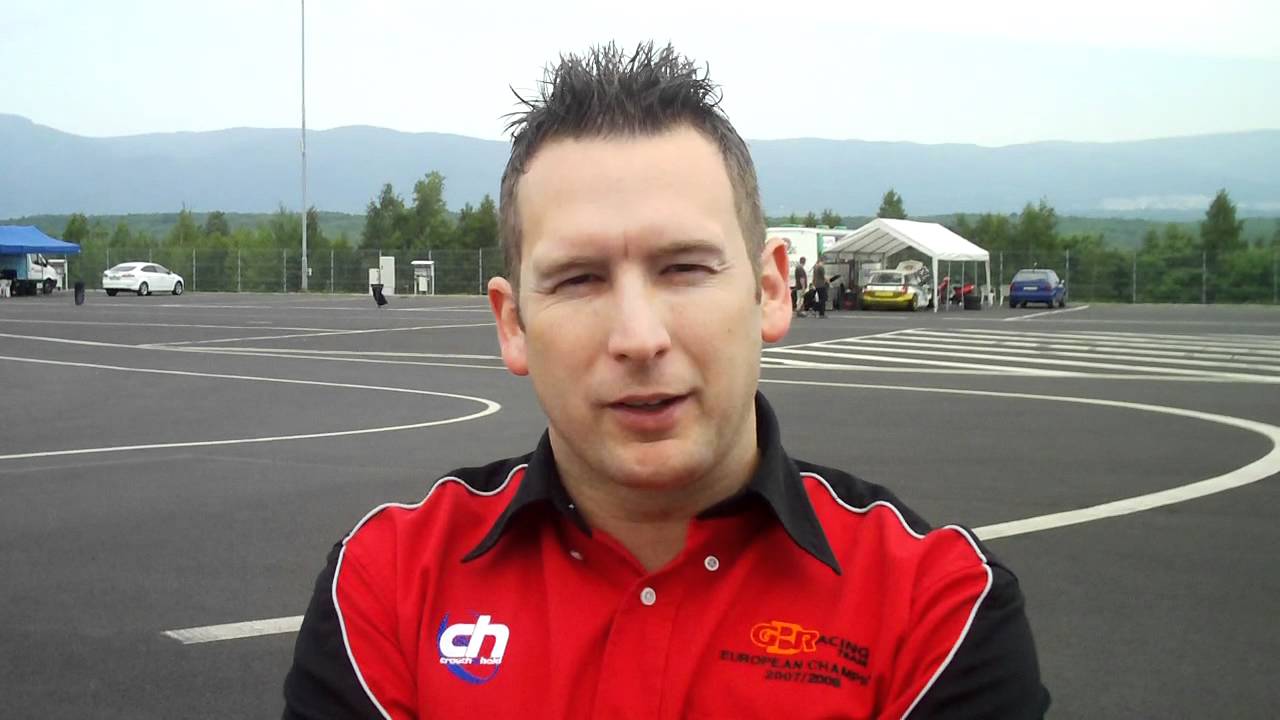 Gavin Bennett Winner Race 1 Round 2 Européan Championship MO - YouTube