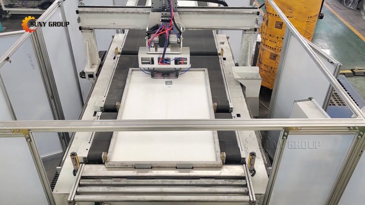 Automatic Photovoltaic Waste Disassembly and Recycling Equipment - YouTube