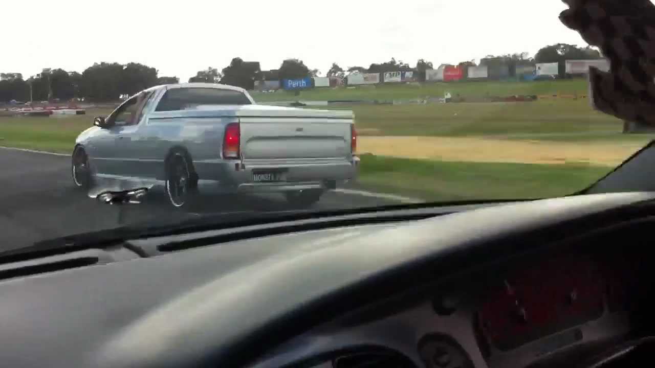 Perth Powercruise 2011 VX SS Turbo getting smoked by 745rwh - YouTube