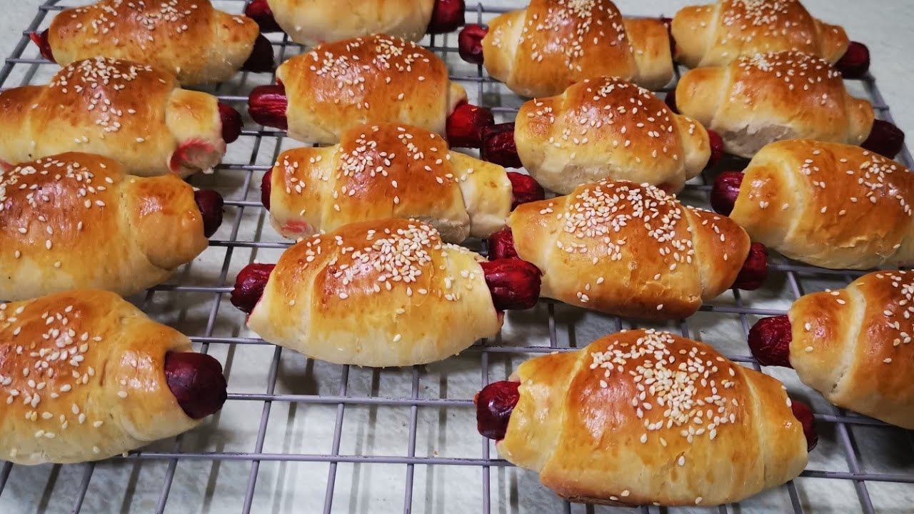 Hotdog Bread Rolls & Mini Burger Buns - 2 Bread in 1 Dough - YouTube