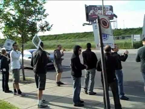 Srike at canada post CUPW Montreal - Grève à Poste Canada STTP Montreal ...