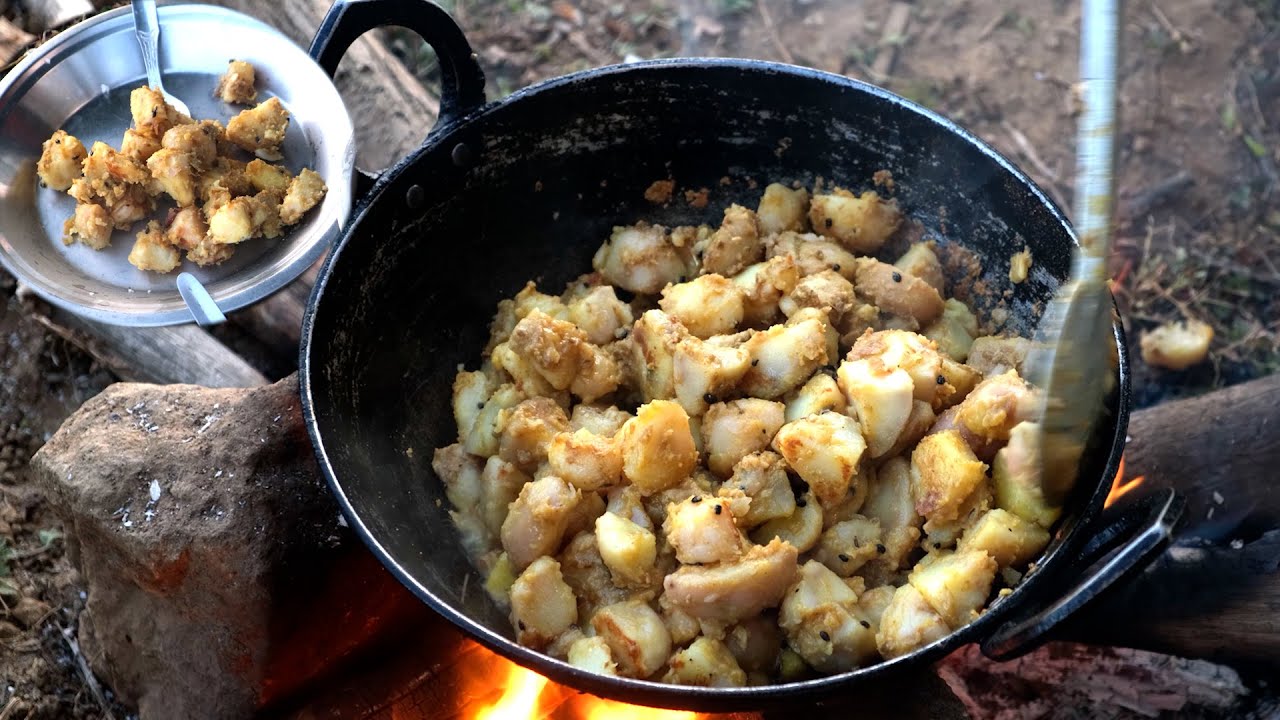 Fry potato in rural Nepal @Nepali village Kitchen @ Himalayan Life of ...