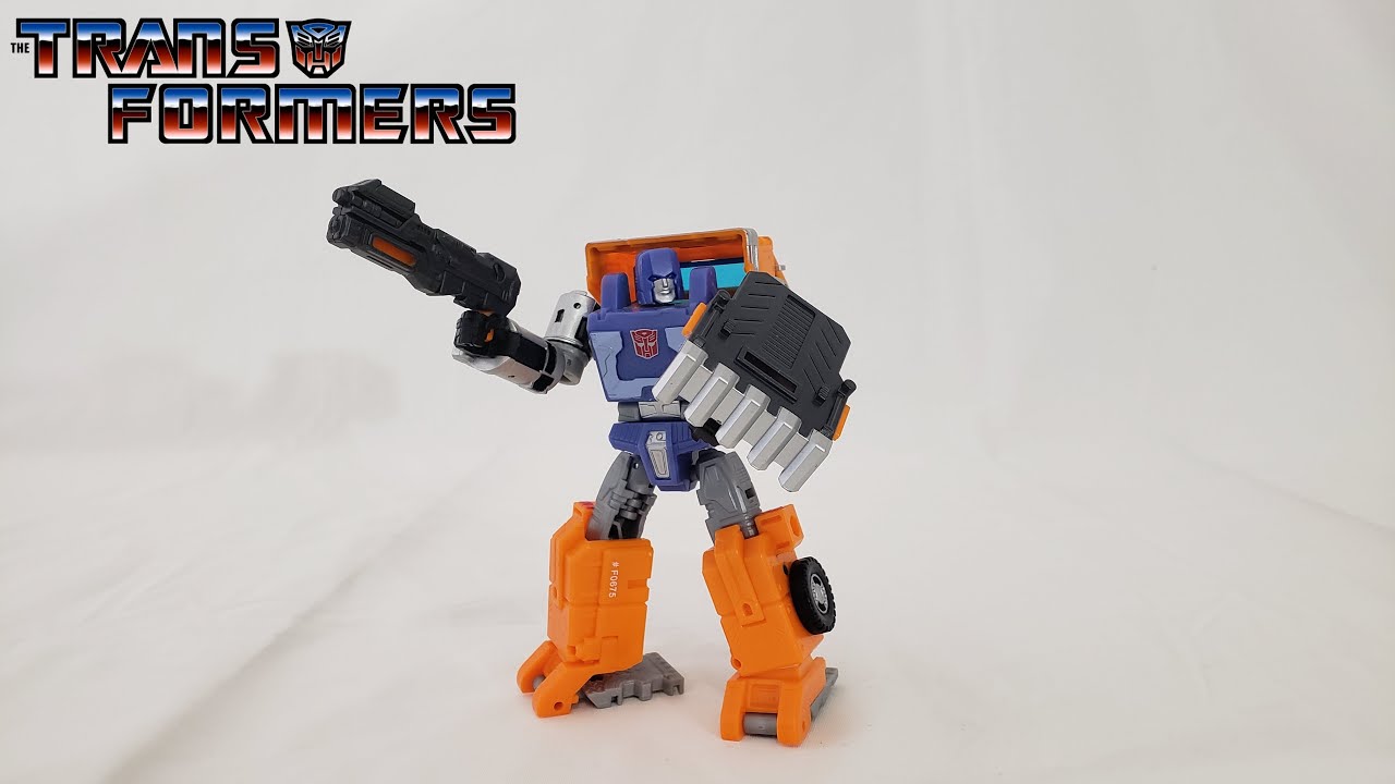 Transformers Kingdom WFC Trilogy Autobot Huffer | Animated Instruction ...