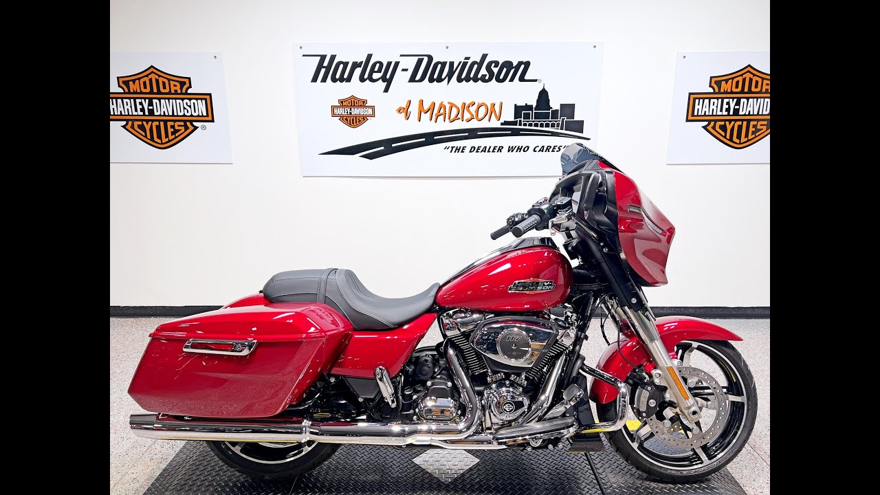2025 FLHX Street Glide Brilliant Red Chrome Trim - YouTube