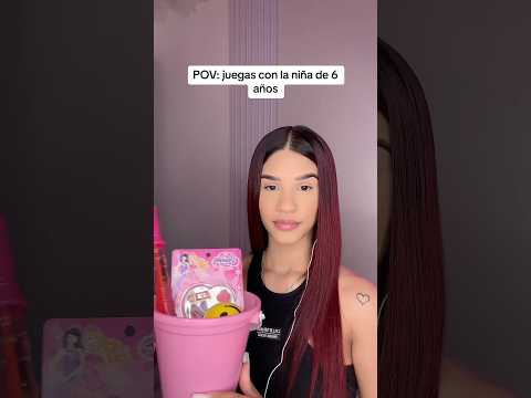 POV: juegas con la niña de 6 años