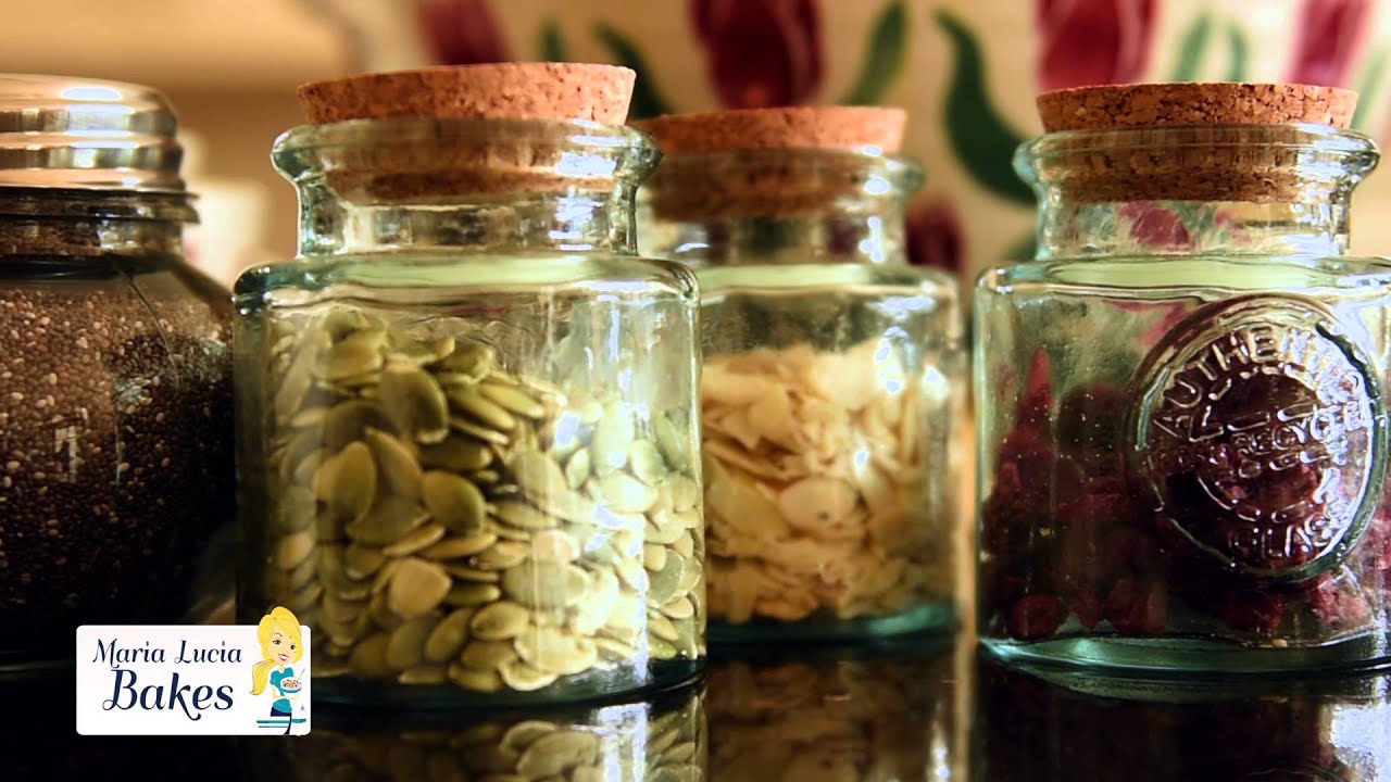 Maria Lucia Bakes - YouTube