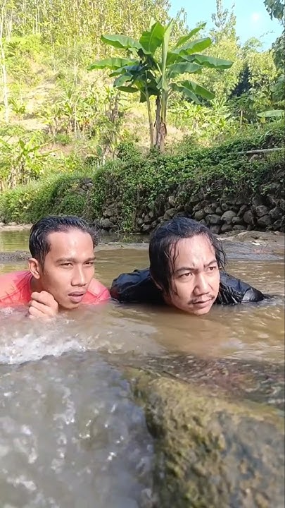 ngintip cewek mandi sambil pargoy di sungai 😁 - YouTube