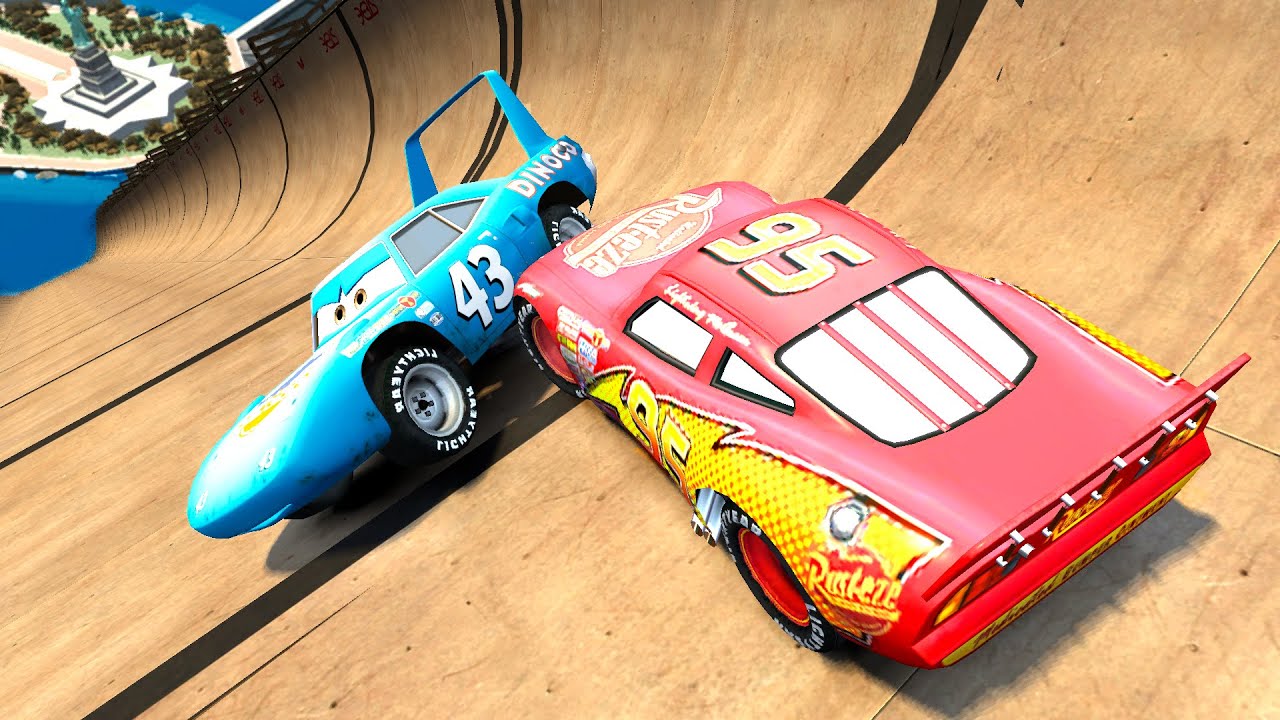 GTA 4 Lightning McQueen vs King Dinoco Water Jumps & Crashes ep. 2 ...