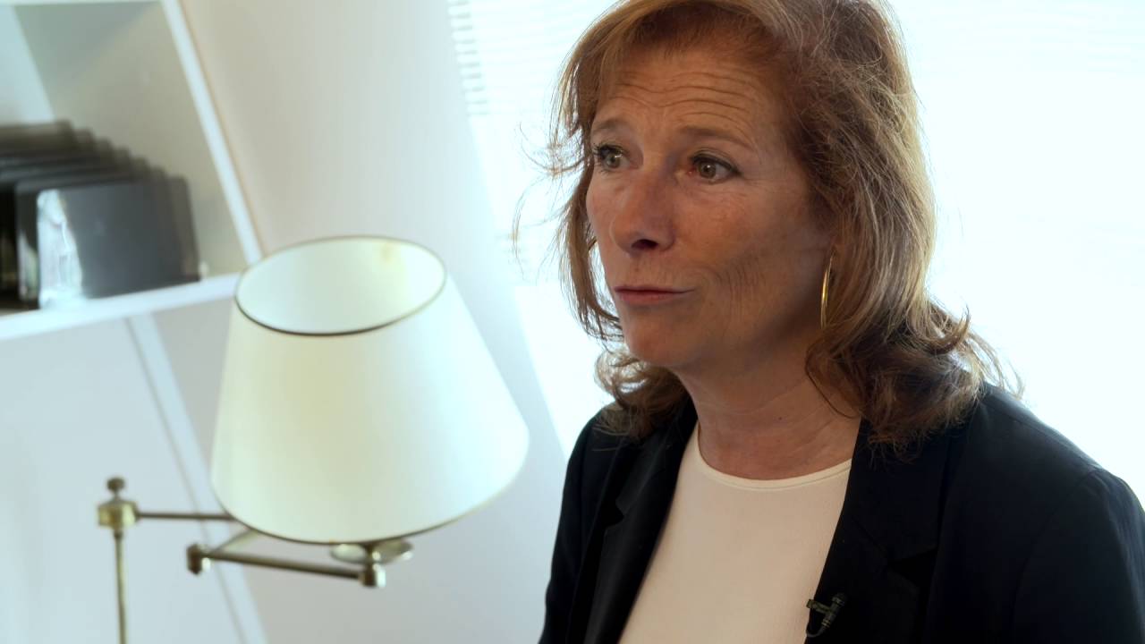 Video - Alexandra Lapierre parle de sa journée type d'écrivain - YouTube