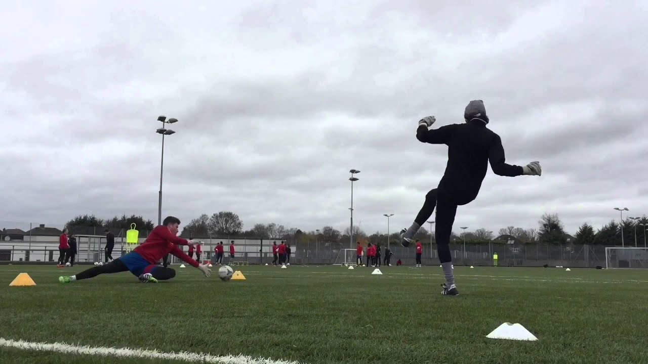 Welling United goalkeepers training - warm-up, crosses and saves - YouTube