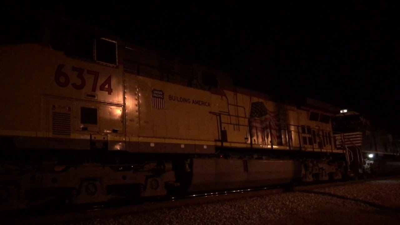 UP 6374 a GE AC4400 start up sequence. - YouTube