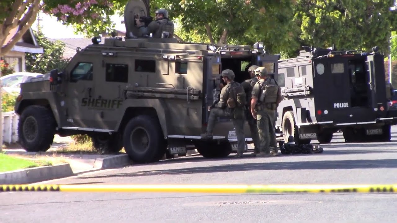 (Part 2) SWAT TEAM SURROUNDS HOUSE FOR WANTED MAN! Santa Maria ...