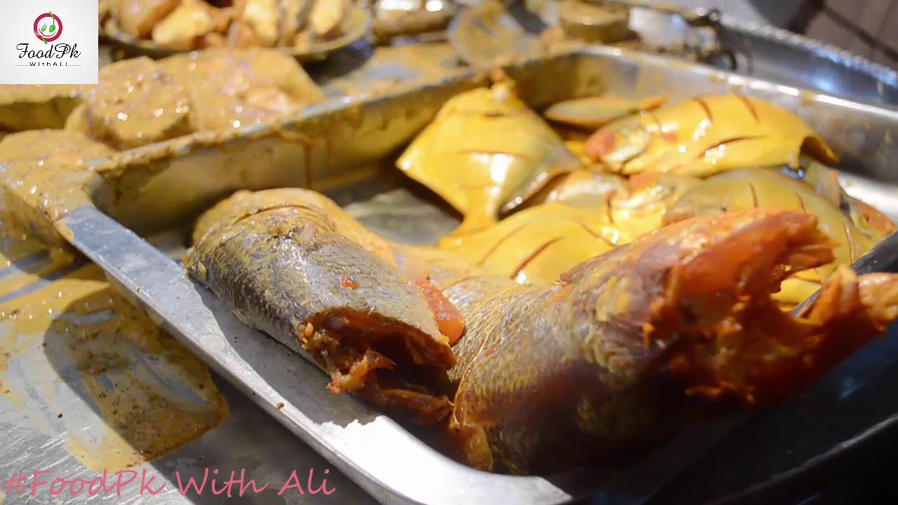 Spicy Fried Fish in Pakistani Food Street. - YouTube