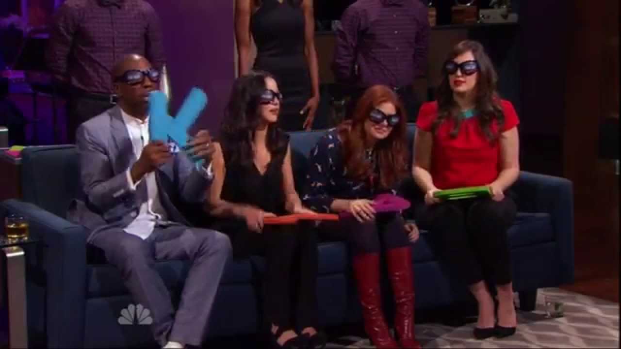 Debra Messing Plays In Boots - YouTube
