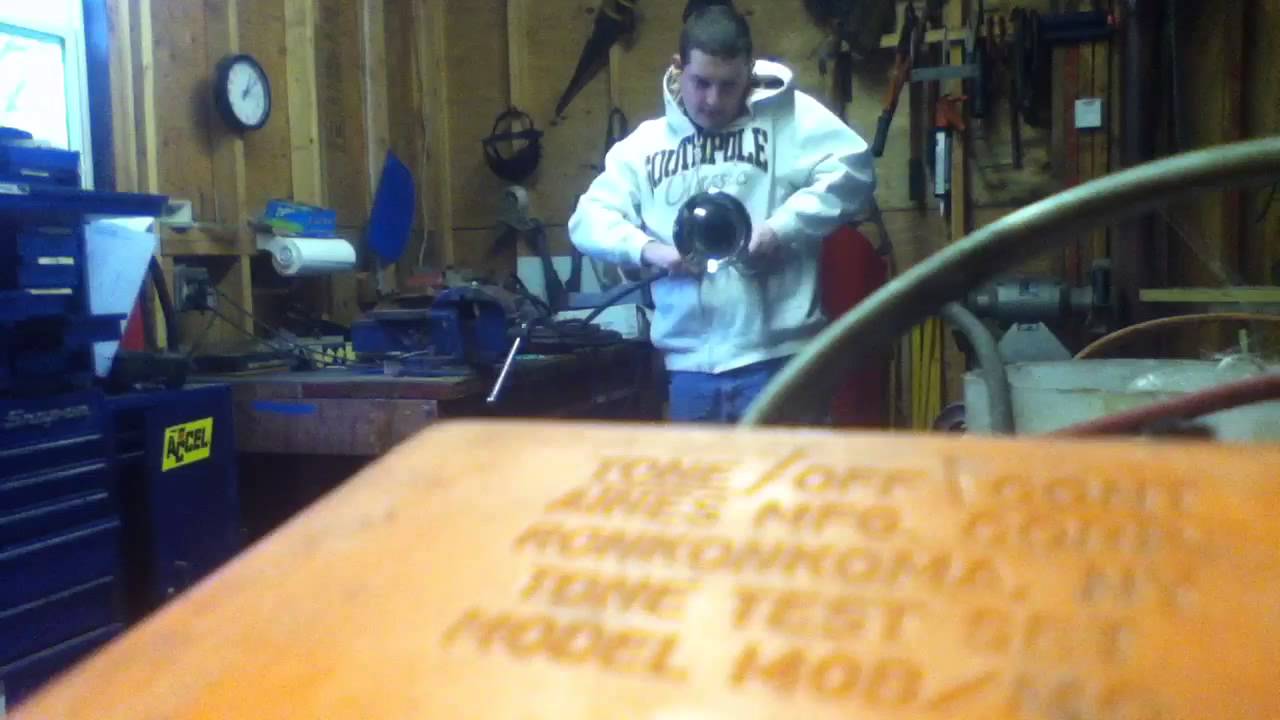 Grover 1510 airhorn - YouTube