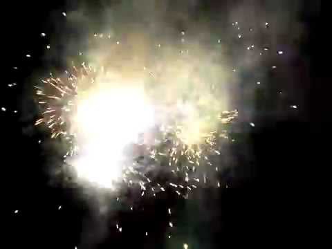 Pyro Psycho Lesli Vuurwerk (nieuw 2015) - YouTube