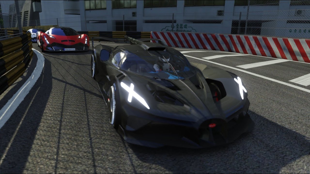 Bugatti Bolide vs Devel Sixteen at Macau Guia Circuit - YouTube
