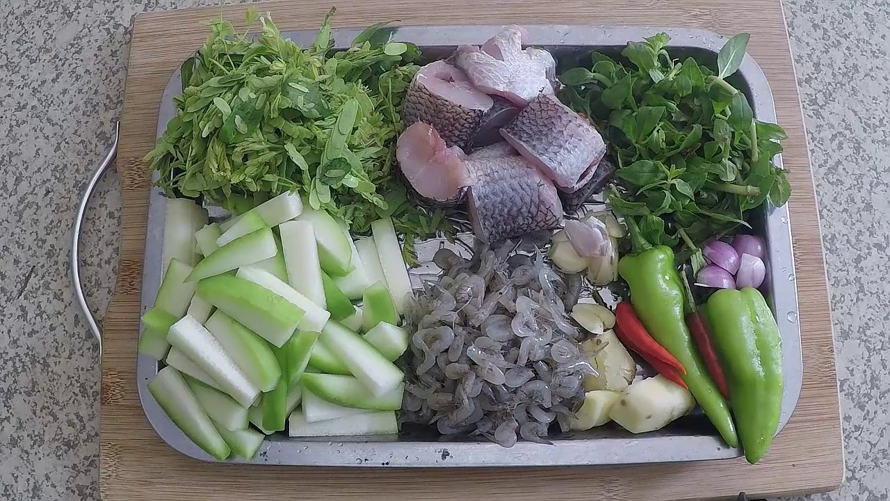Shrimps and Fish Sour Soup with Young Tamarind Leaves - YouTube