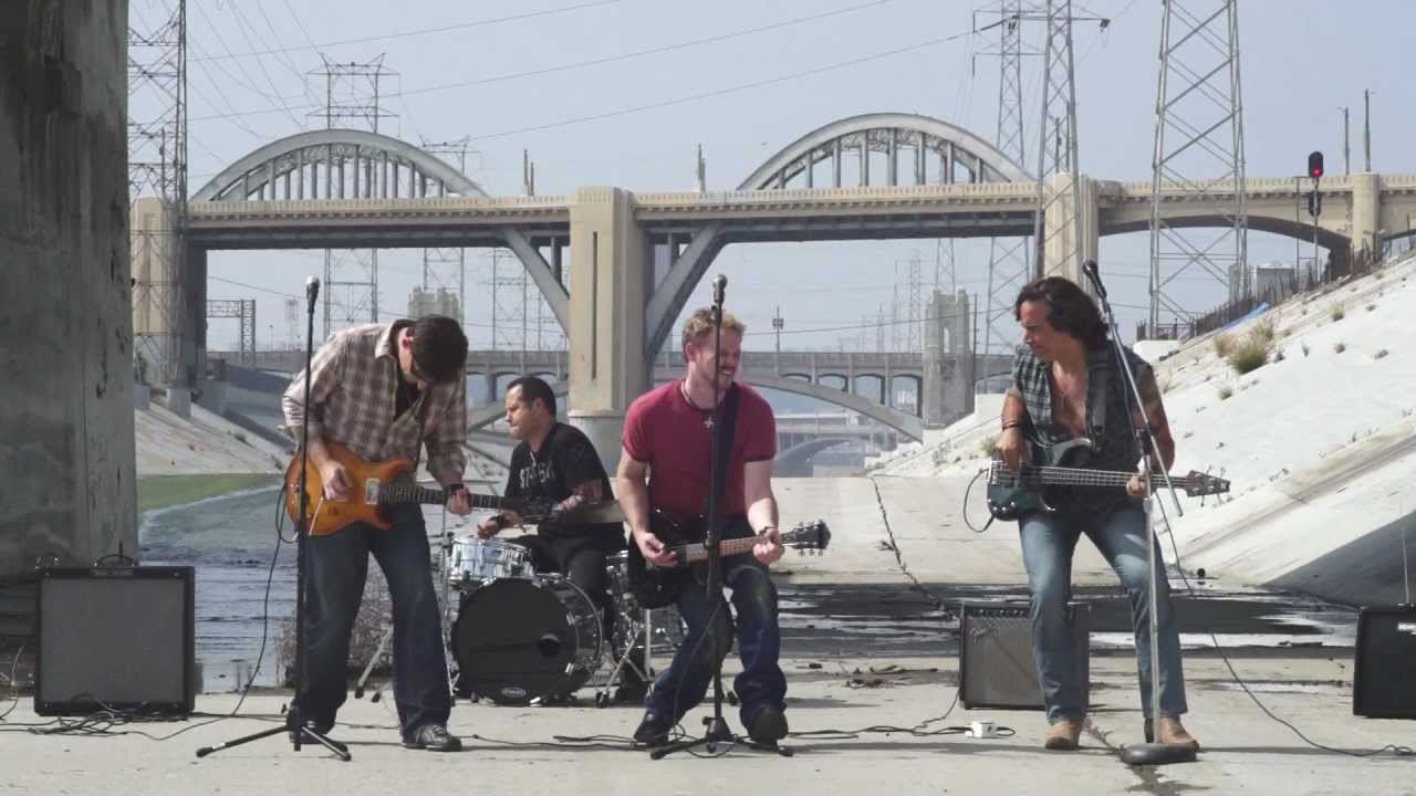 Bob Gentry - Beat Into You (Official Music Video) - YouTube