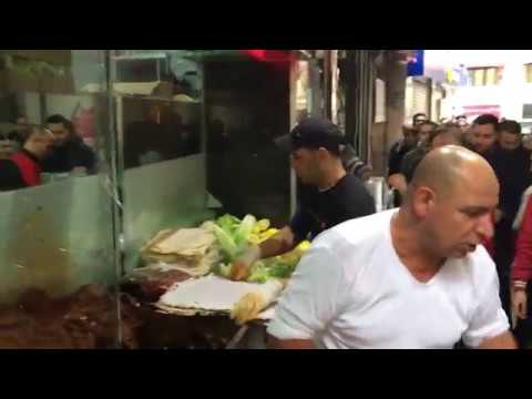 Çiğ Köfteci Ali Usta İki Tane Acılı Dürüm Çocuk Adama