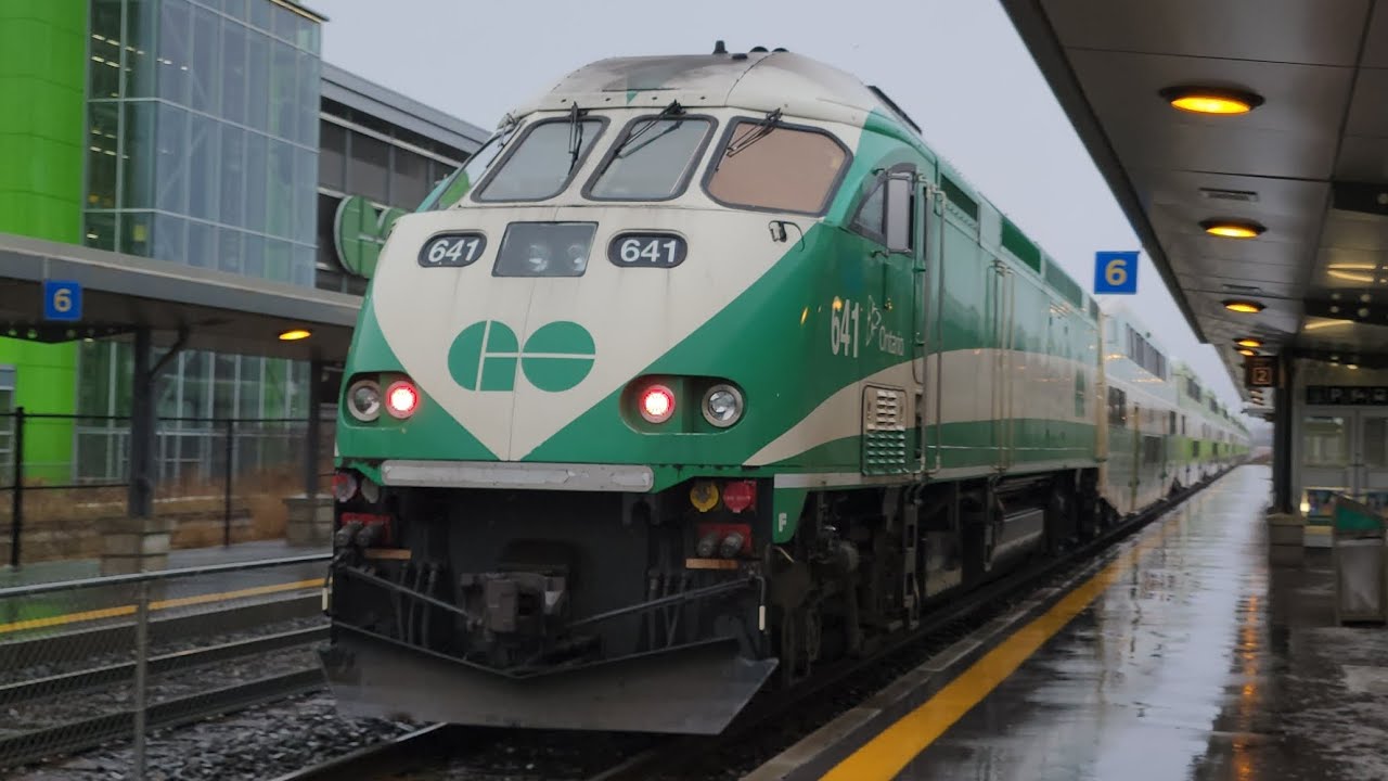 (Equipment Move) (10 Cars) GO E-1322 - 325 With 641 At Clarkson - YouTube