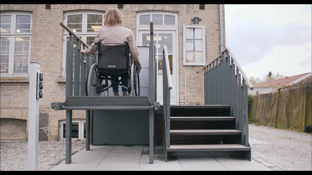 FlexStep Compact Stairlift An Ultimate 2-in-1 Staircase and Wheelchair ...