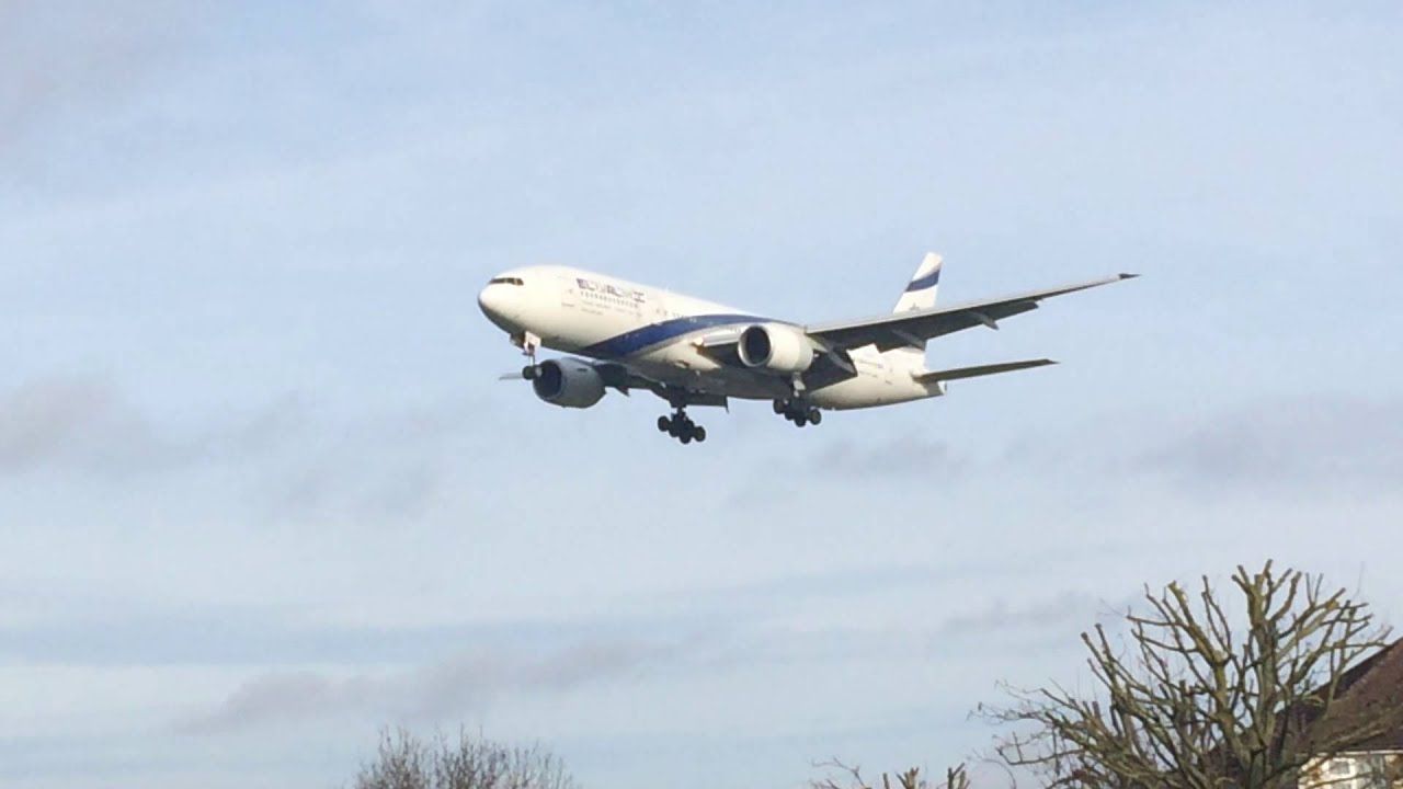 El Al Boeing 777 landing at London Heathrow from Tel Aviv - YouTube
