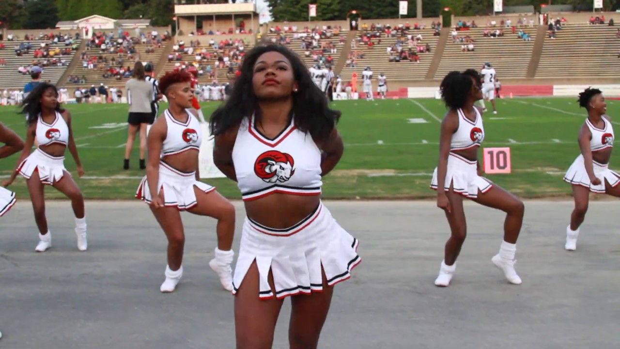 2019 WSSU Cheerleaders, jamming - YouTube