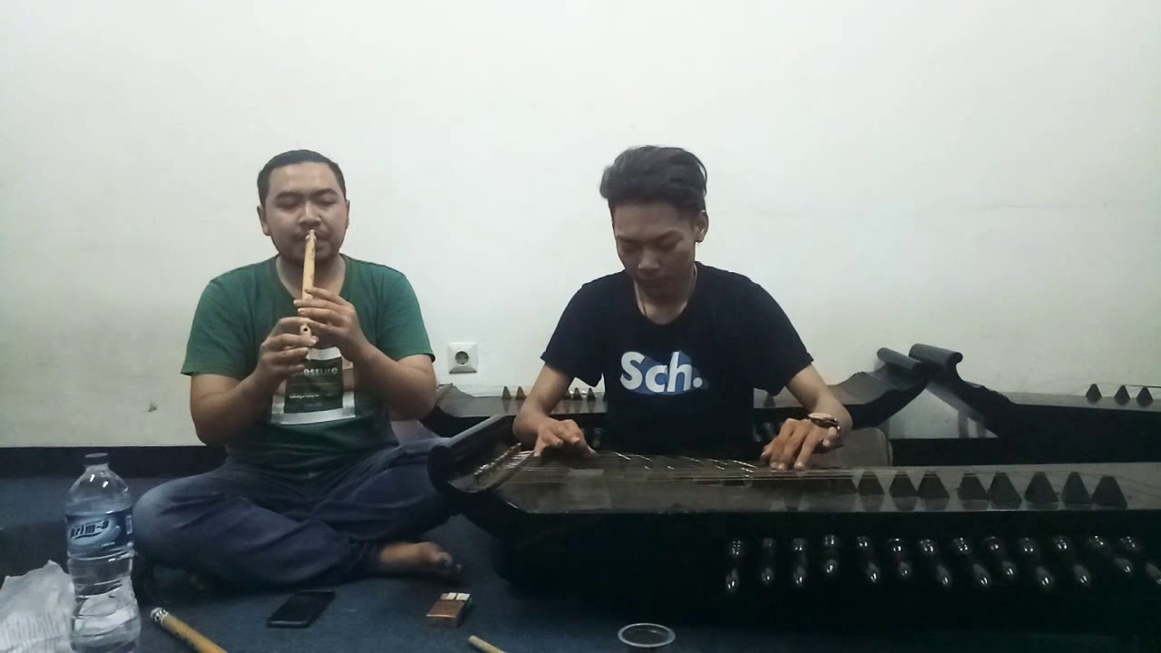 Degung Paningron (Tembang Sunda Cianjuran) - YouTube