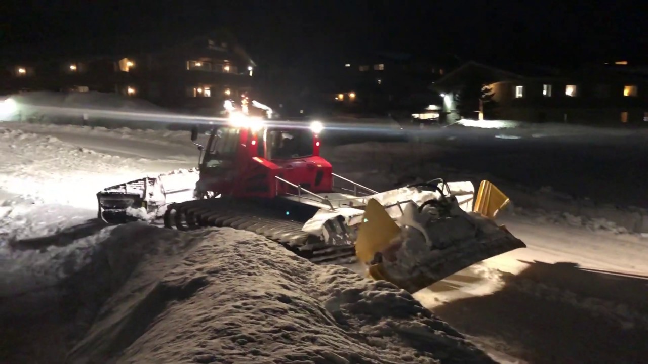 Snow Cat at Mammoth Mountain Main Lodge - YouTube
