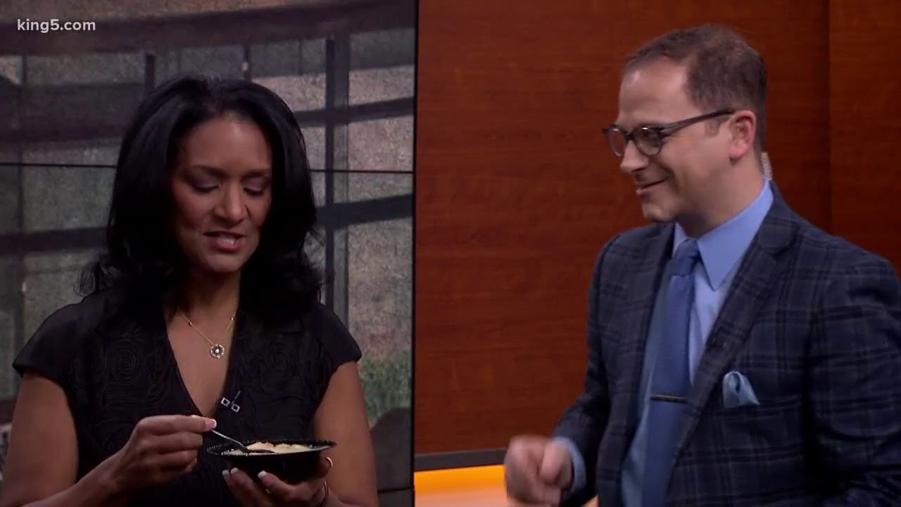 Walter Jones & Chef John Howie Kick Hunger - YouTube