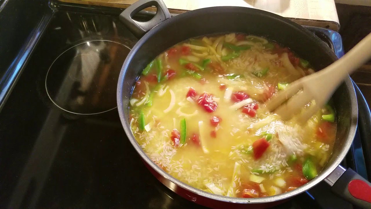 Making my Simple & Tasty Curry Flavored Shredded Chicken & Rice - YouTube