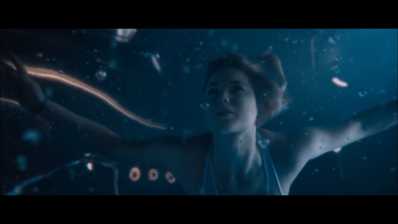 Passengers (2016) - Pool gravity loss scene - YouTube