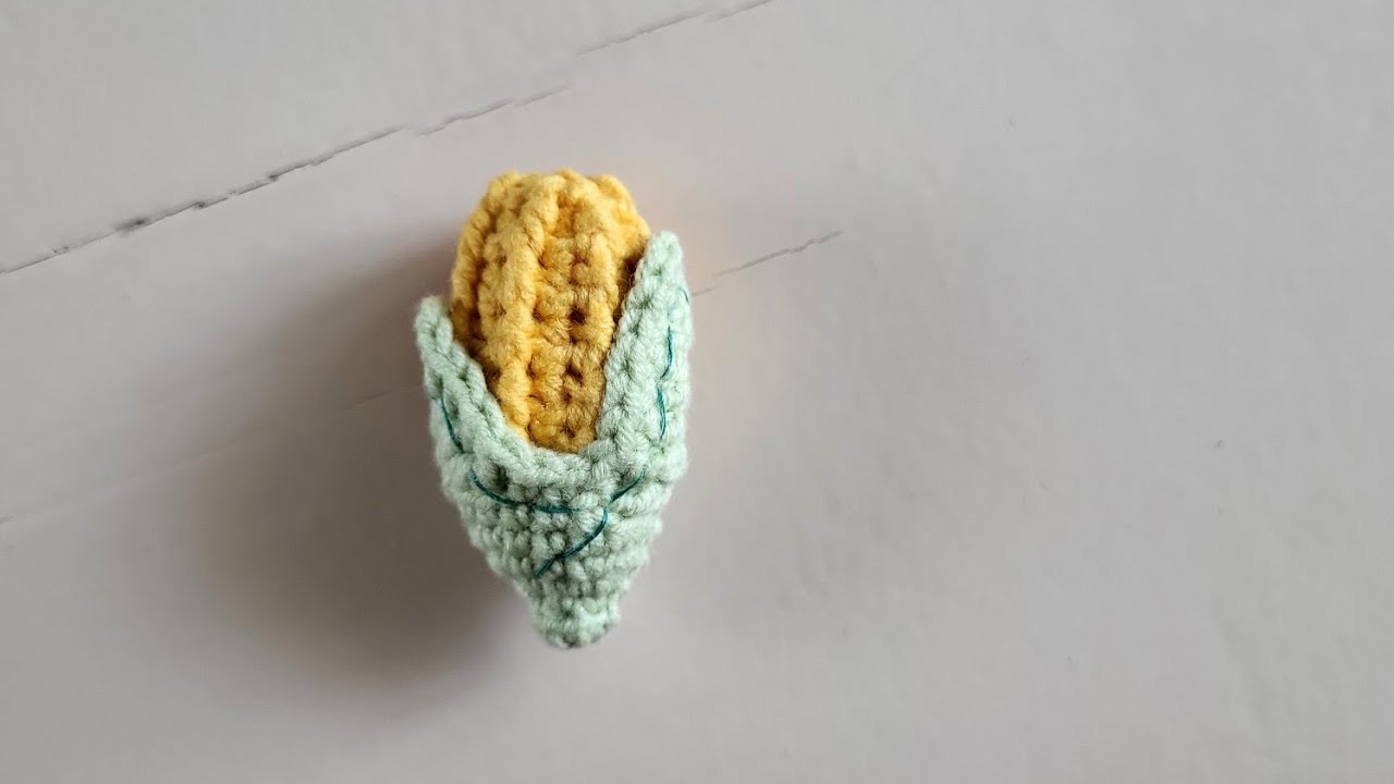 how to crochet a mini MAIZE - YouTube
