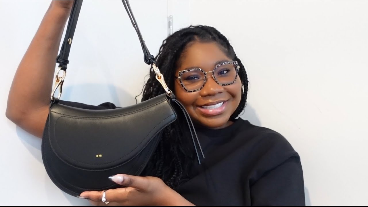 What’s In My Bag ? | Rhea R - YouTube