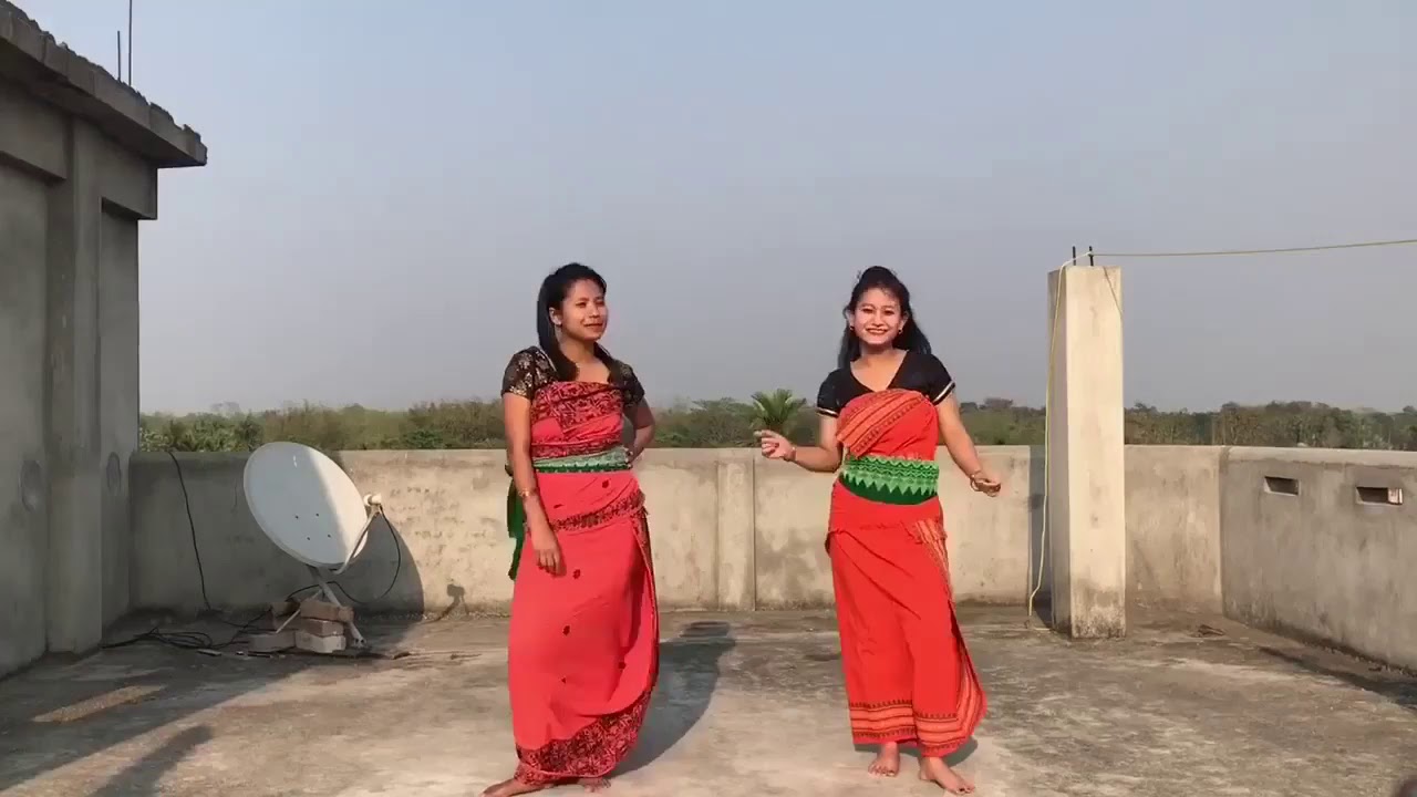 Facebook viral dance two beautiful girl - YouTube