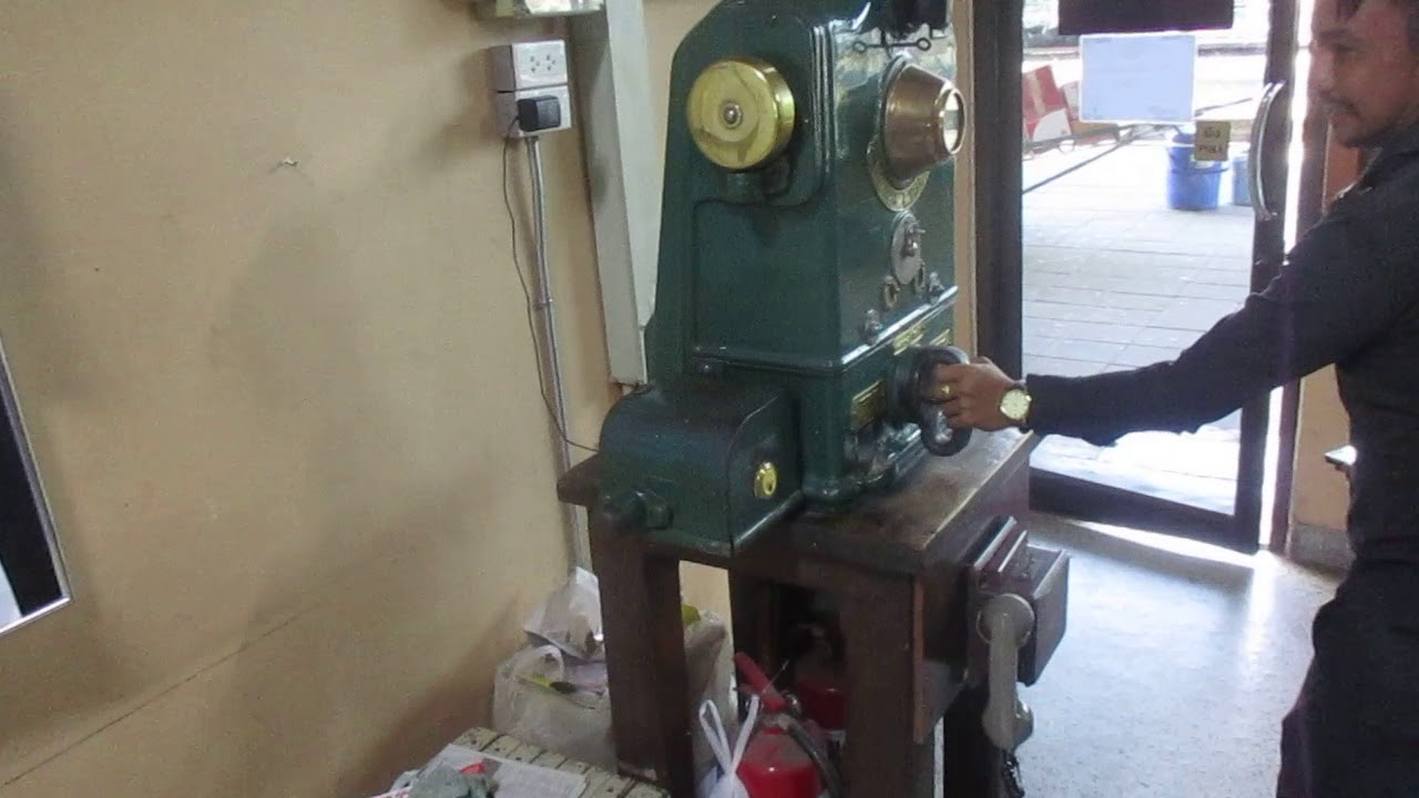 Neale's Ball Token Machine at Nakhon Pathom station - YouTube