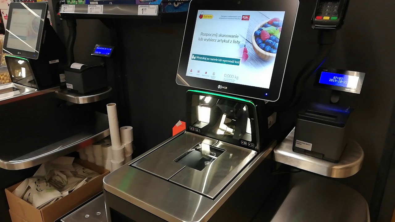 Samoobsługowa kasa w Biedronce. Sklep Biedronka w centrum Gdańska - YouTube