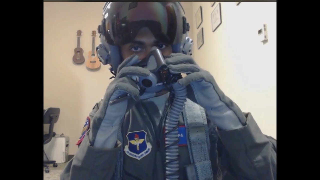 USAF Flight Equipment: How to Wear (G-Suit, Harness, Helmet) - Combat ...